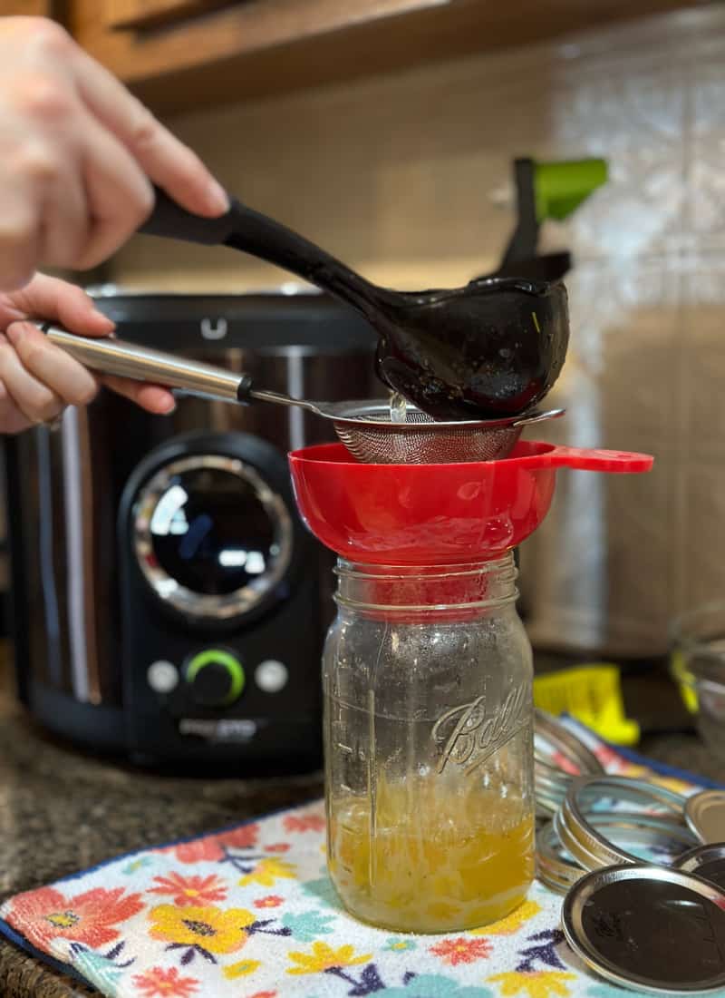 How to Can Homemade Chicken Broth (Recipe and Instructions) - Heritage ...